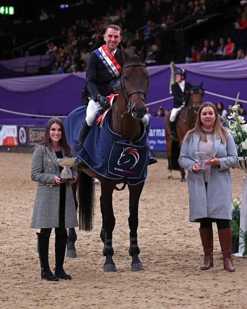 Mark Edwards takes his second title in the British Horse Feeds Speedi ...